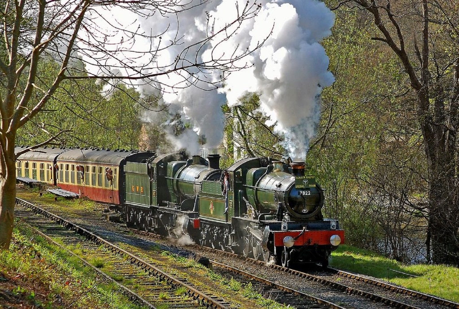 Solve GWR 78xx Class 4-6-0 7822 Foxcote Manor leads 2884 Class 2-8-0 ...