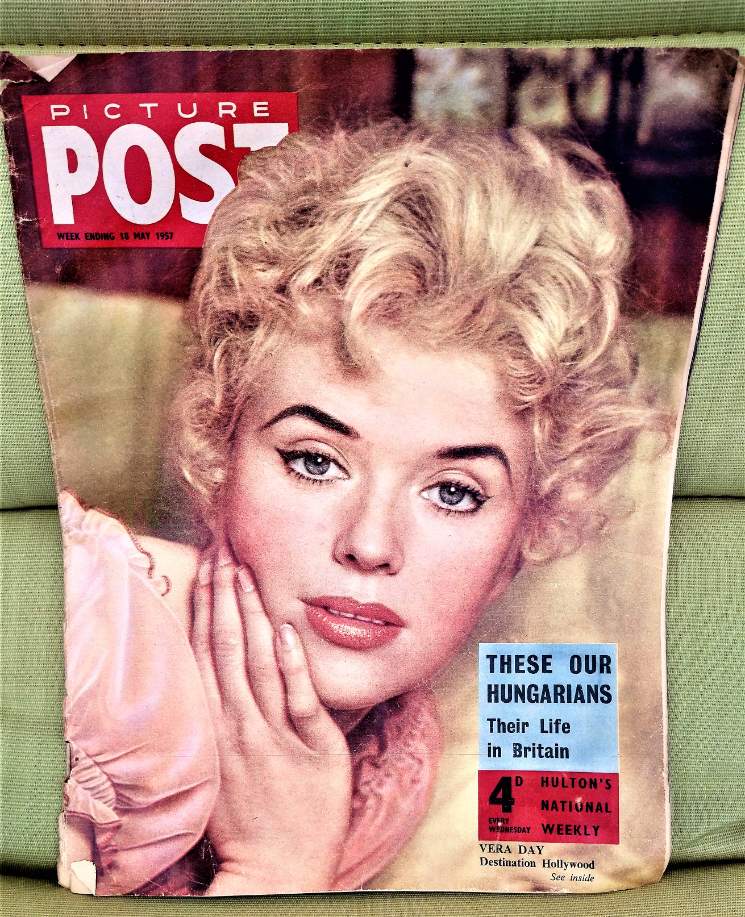 Solve MUM'S VINTAGE MAGAZINE - 4 OF 4 jigsaw puzzle online with 12 pieces