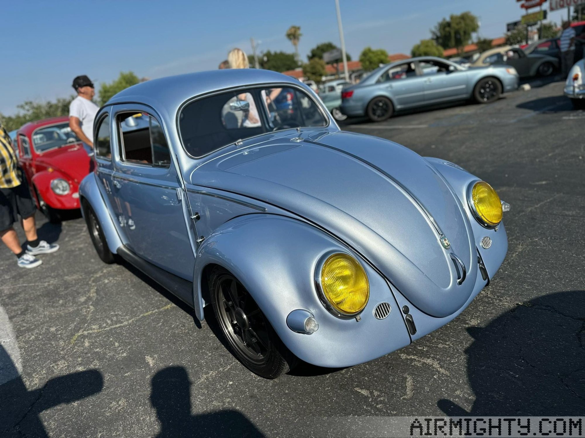 Solve August 3rd Anaheim CAb jigsaw puzzle online with 192 pieces