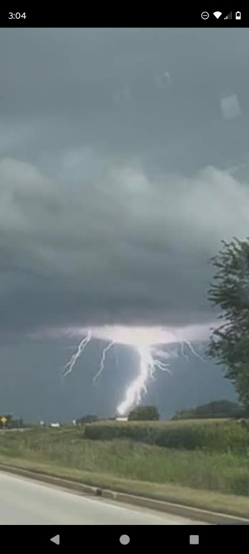 Solve Lightning Strike In Illinois jigsaw puzzle online with 10 pieces