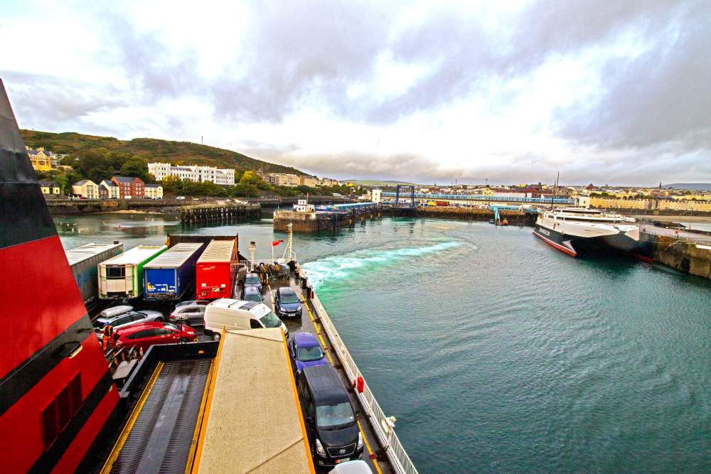 Solve Isle of Man 23-10-2011 Douglas mv Ben-my-Chree leaving & mv ...