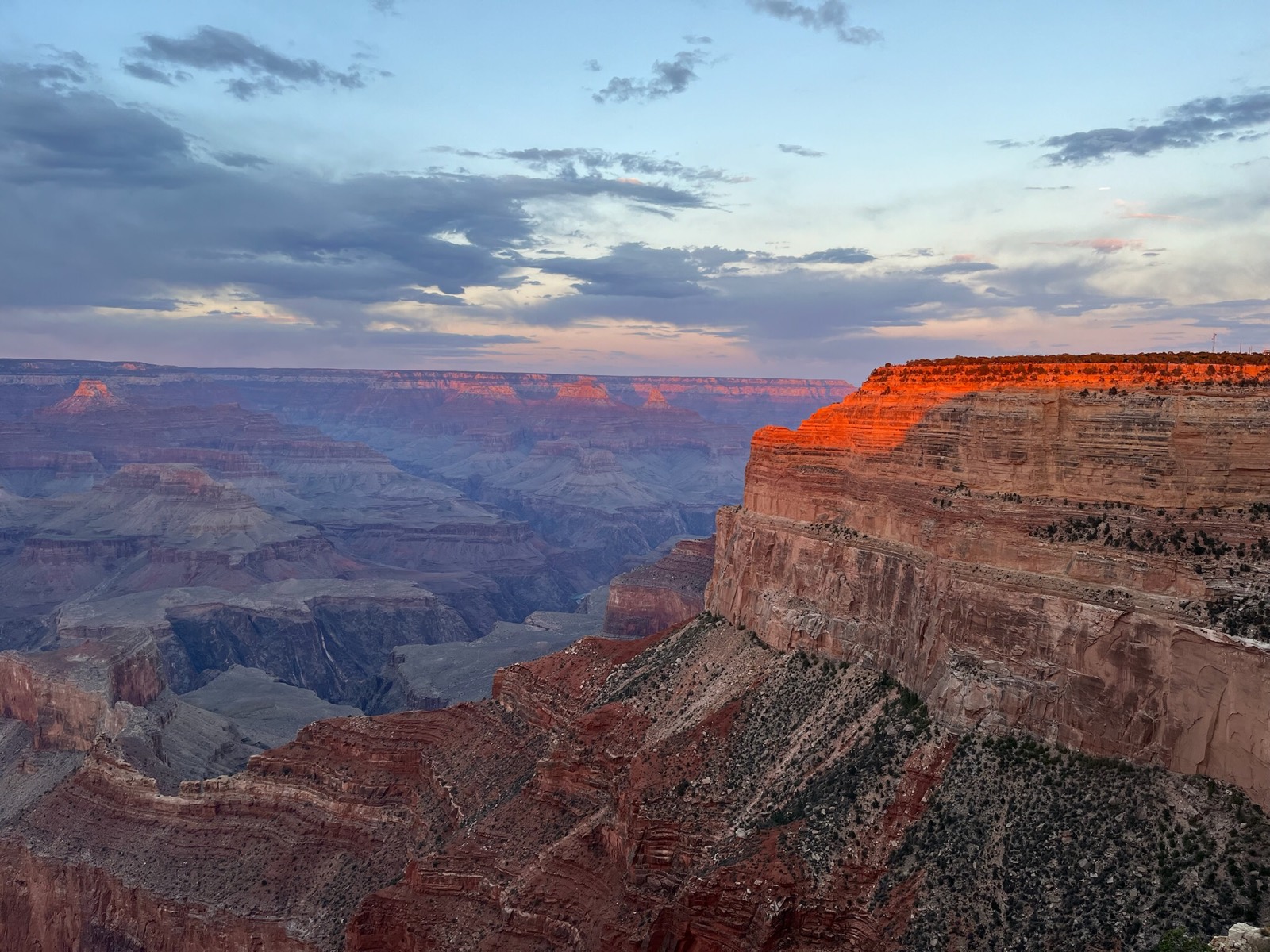 Solve Grand Canyon Sunset jigsaw puzzle online with 540 pieces