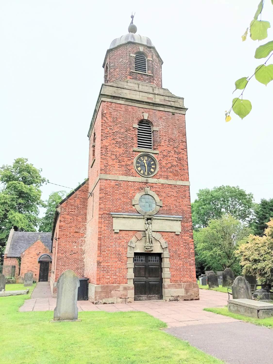 Solve Marchington Church. jigsaw puzzle online with 154 pieces