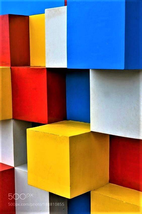 Solve Cubes jigsaw puzzle online with 54 pieces