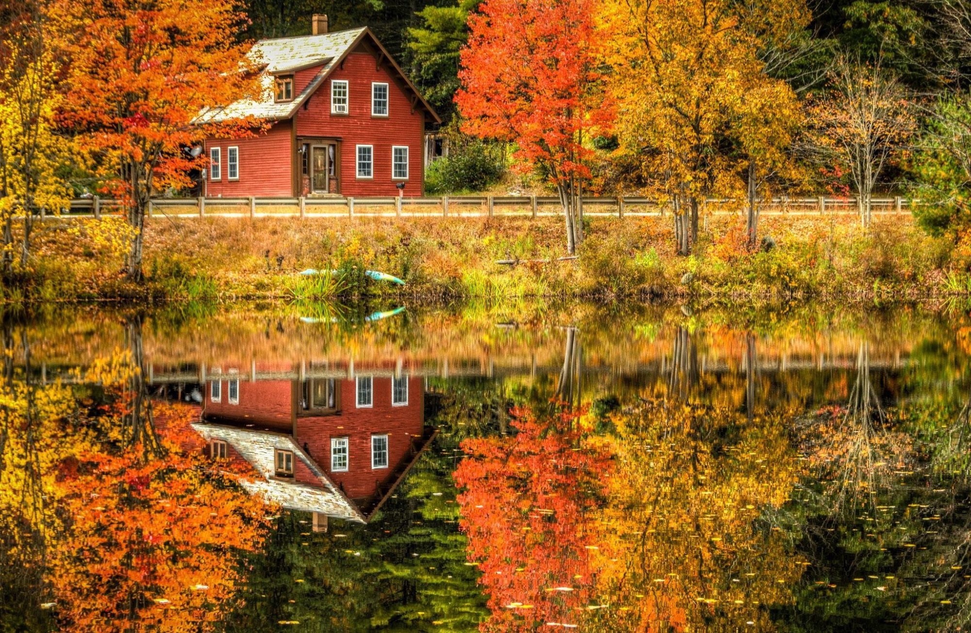 Solve AUTUMN REFLECTIONS 🍂 jigsaw puzzle online with 126 pieces