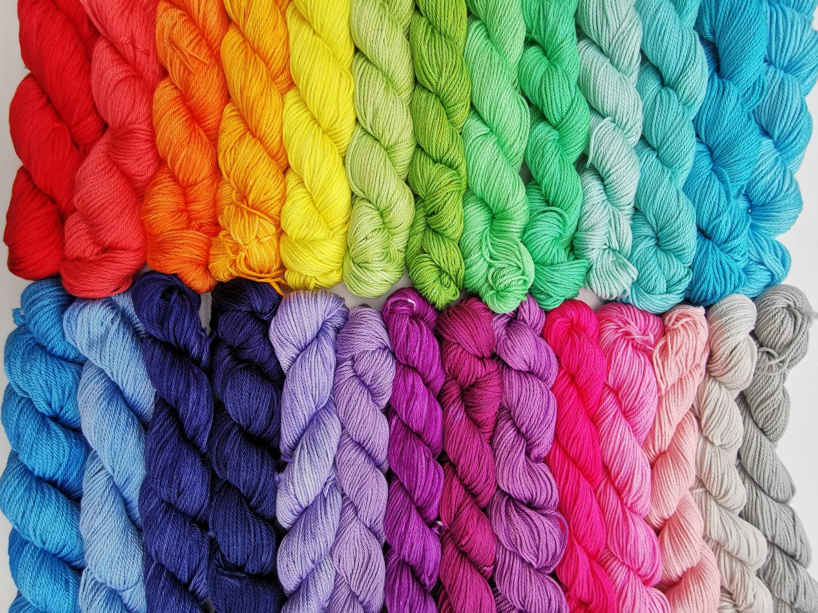 Solve yarn jigsaw puzzle online with 48 pieces