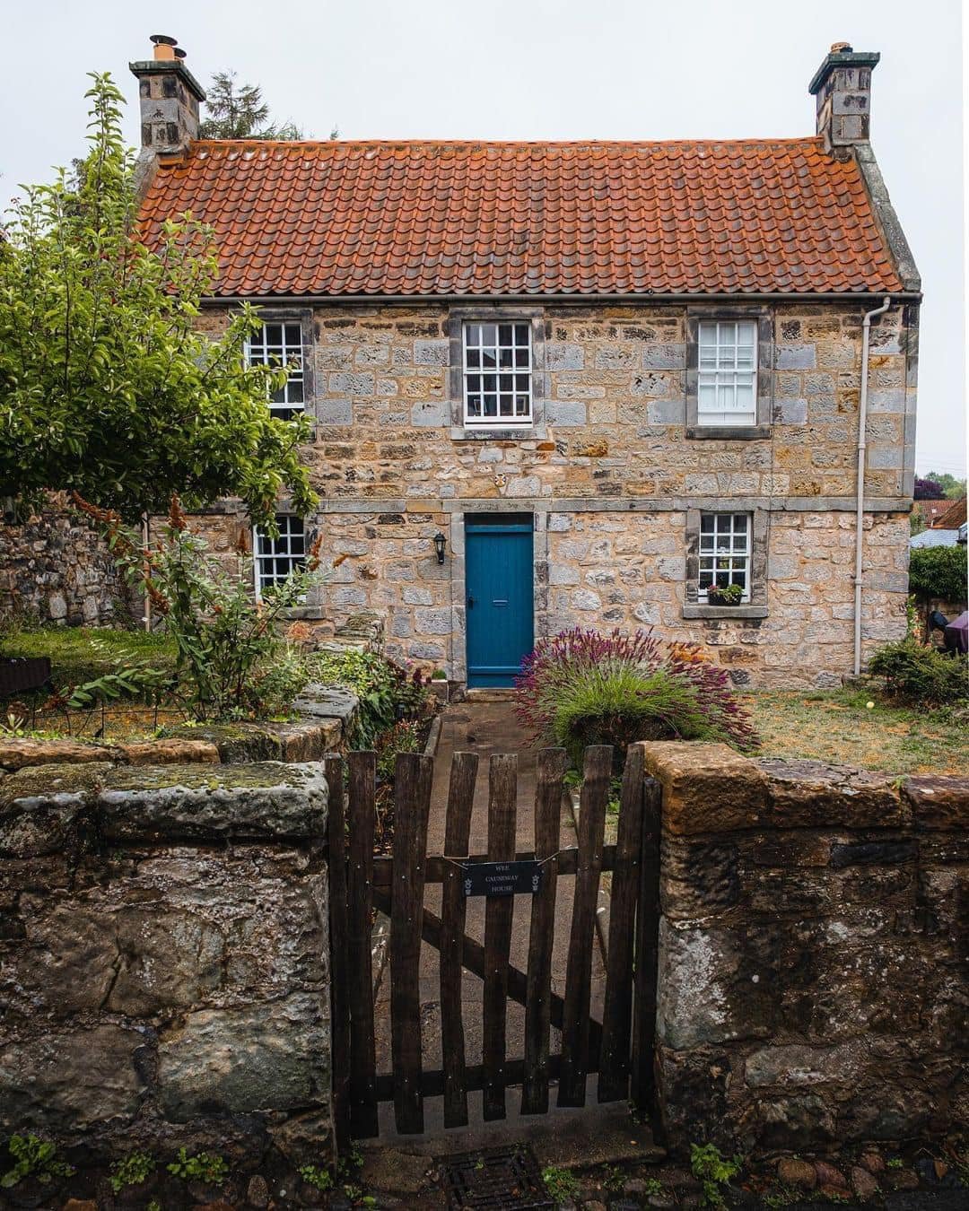 Solve Small old house in Culross, Scotland UK jigsaw puzzle online with ...