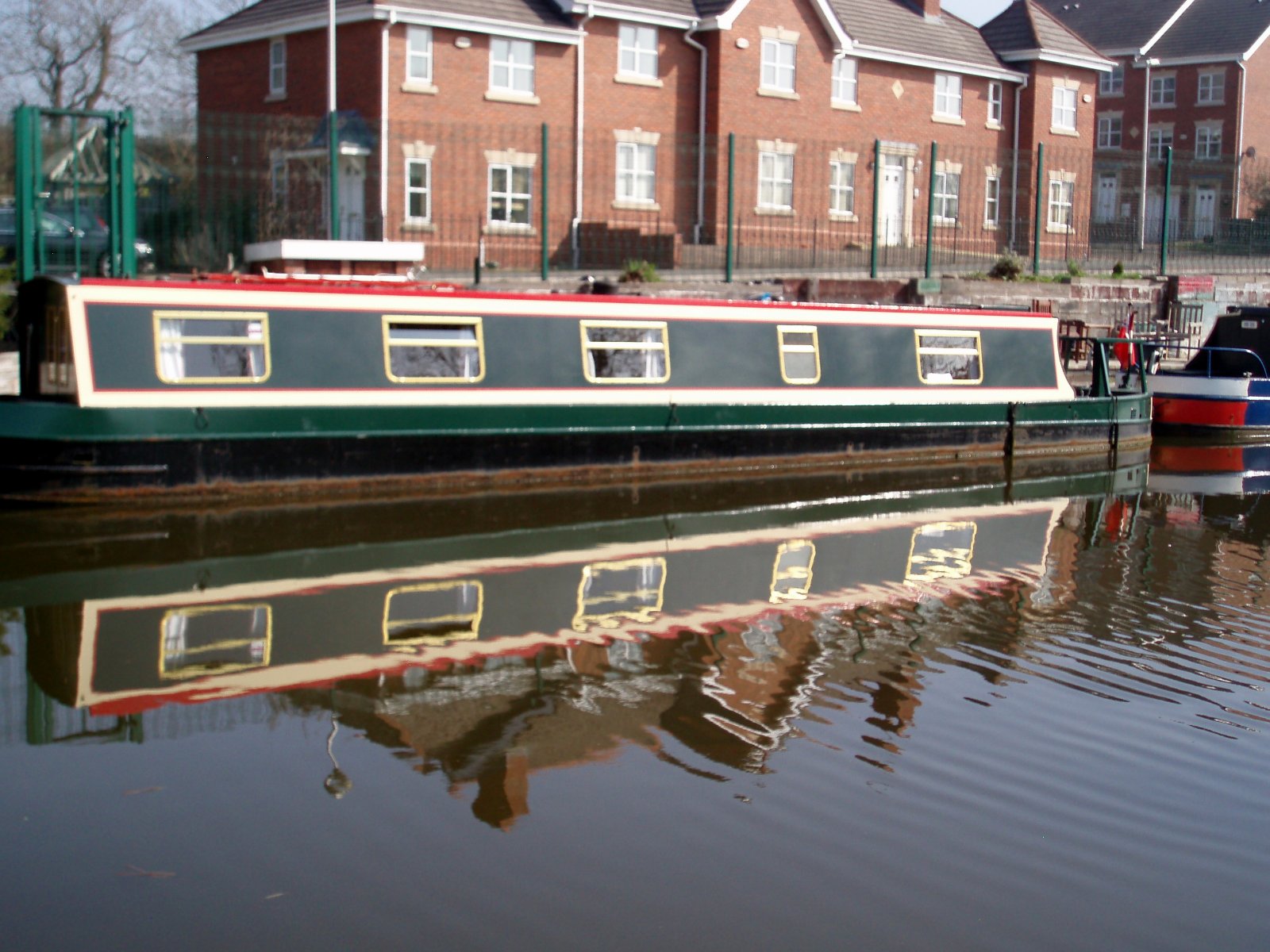 Solve Appley Bridge jigsaw puzzle online with 48 pieces