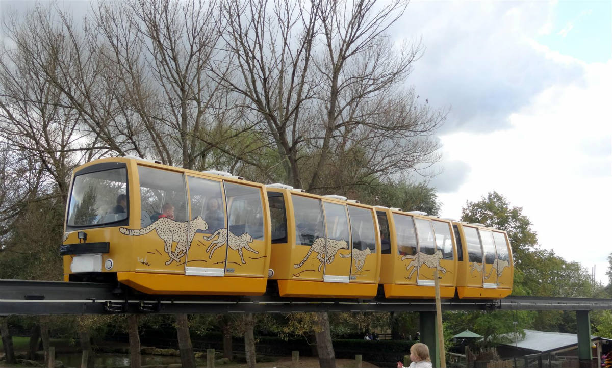 Solve Mono Rail at Chester Zoo (1) (Large) jigsaw puzzle online with 40 ...