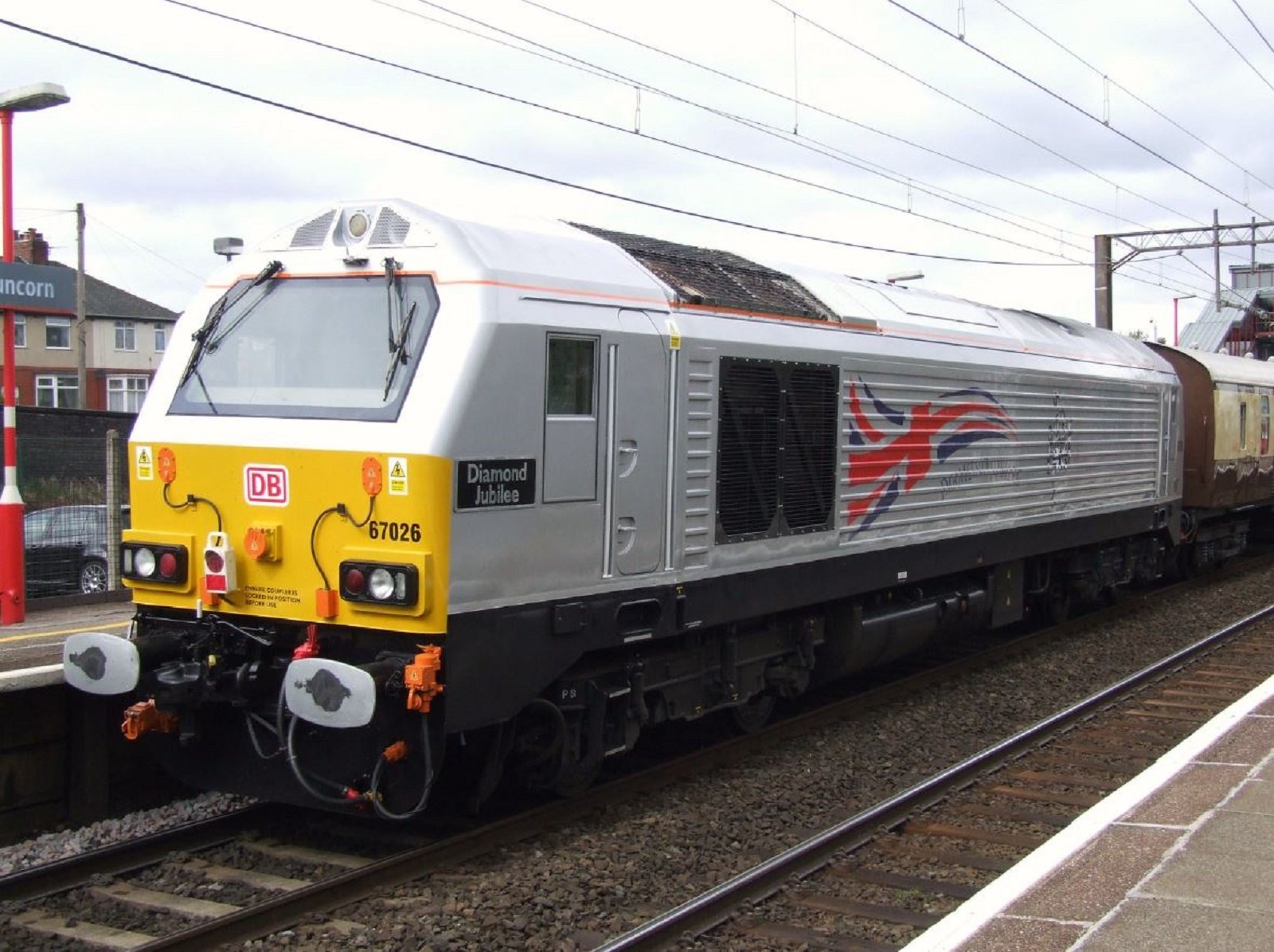 Solve DB Class 67 67026 Diamond Jubilee at Runcorn 2012. jigsaw puzzle ...