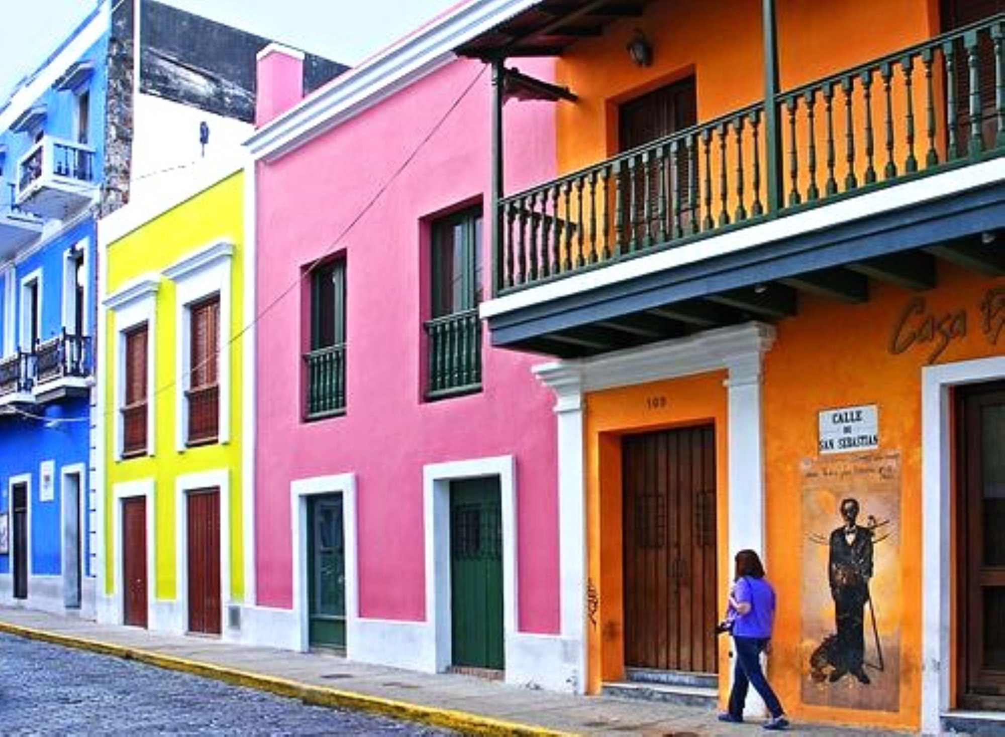 Solve Old San Juan-Puerto Rico jigsaw puzzle online with 588 pieces