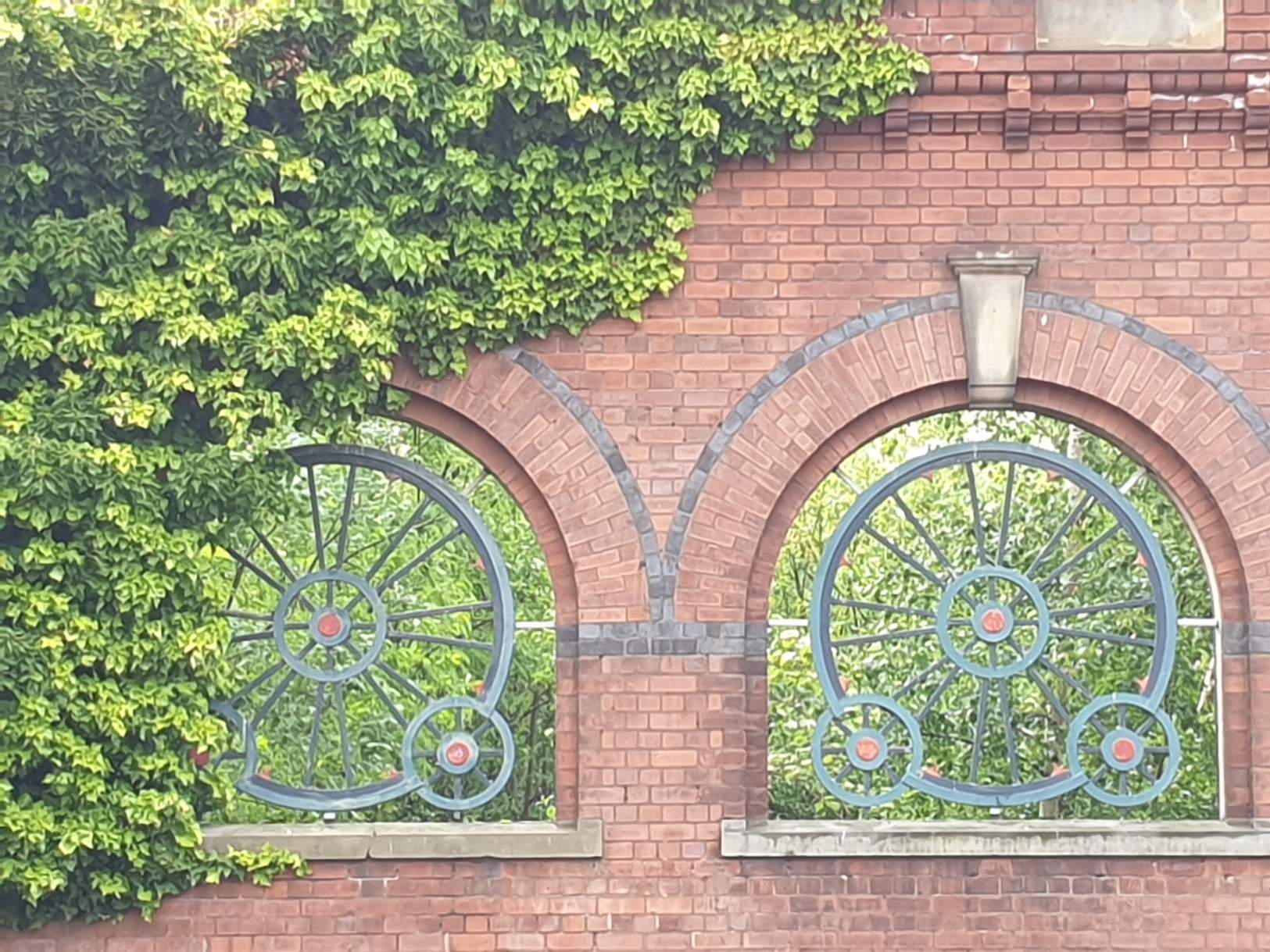 Solve Stockton-On-Tees Railroad station 2 jigsaw puzzle online with 130 ...