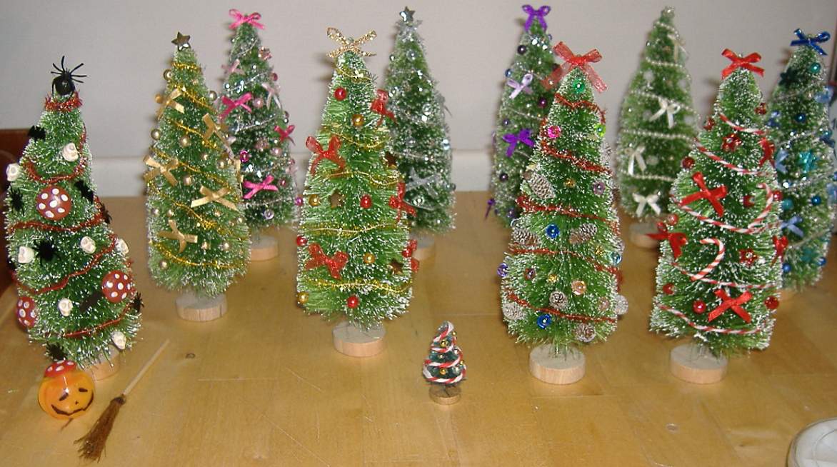 Solve Seasonal - Crafts - Decorating Mini Christmas Trees for 1/12th ...