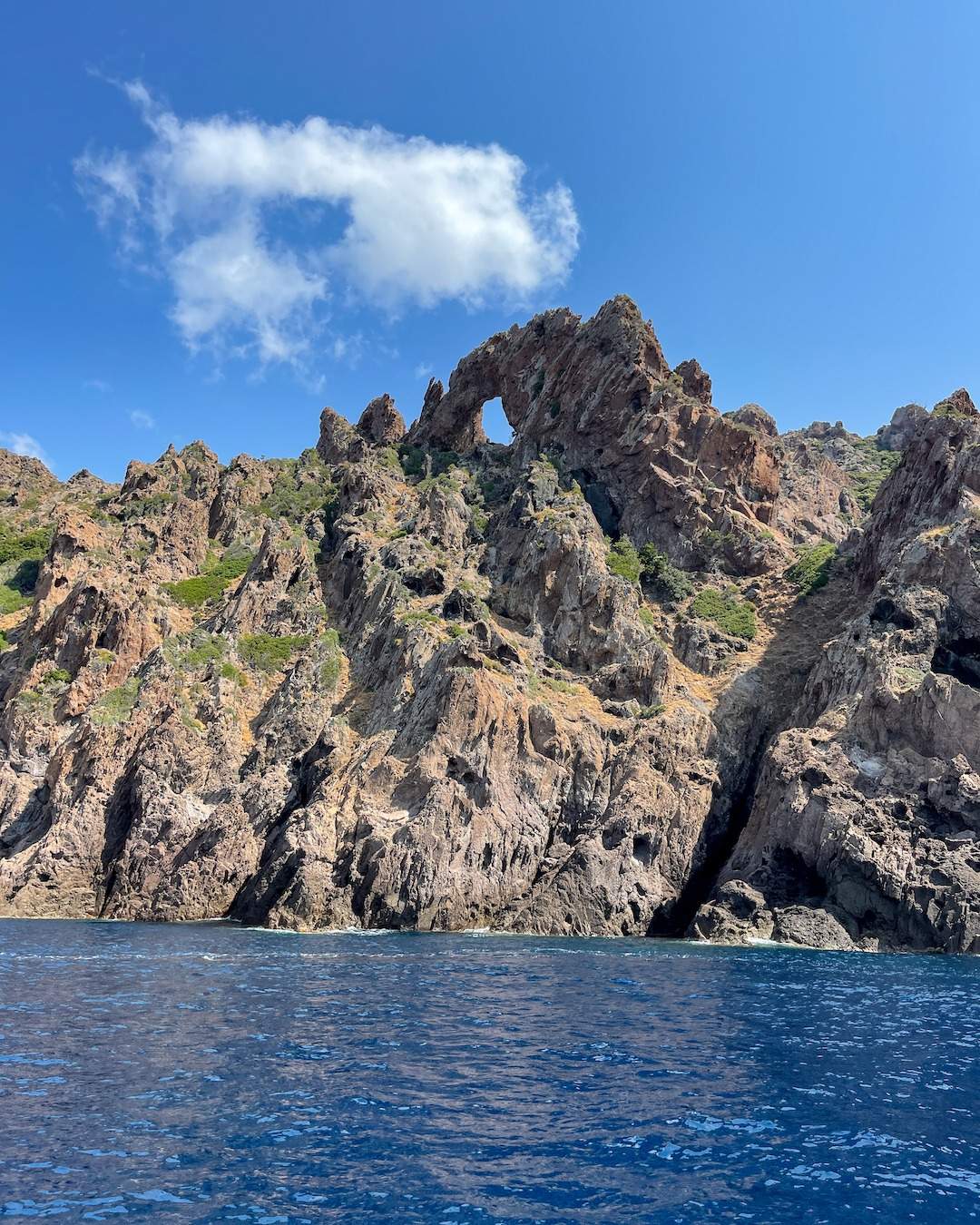 Solve Scandulà, Arcu di Ponte jigsaw puzzle online with 357 pieces