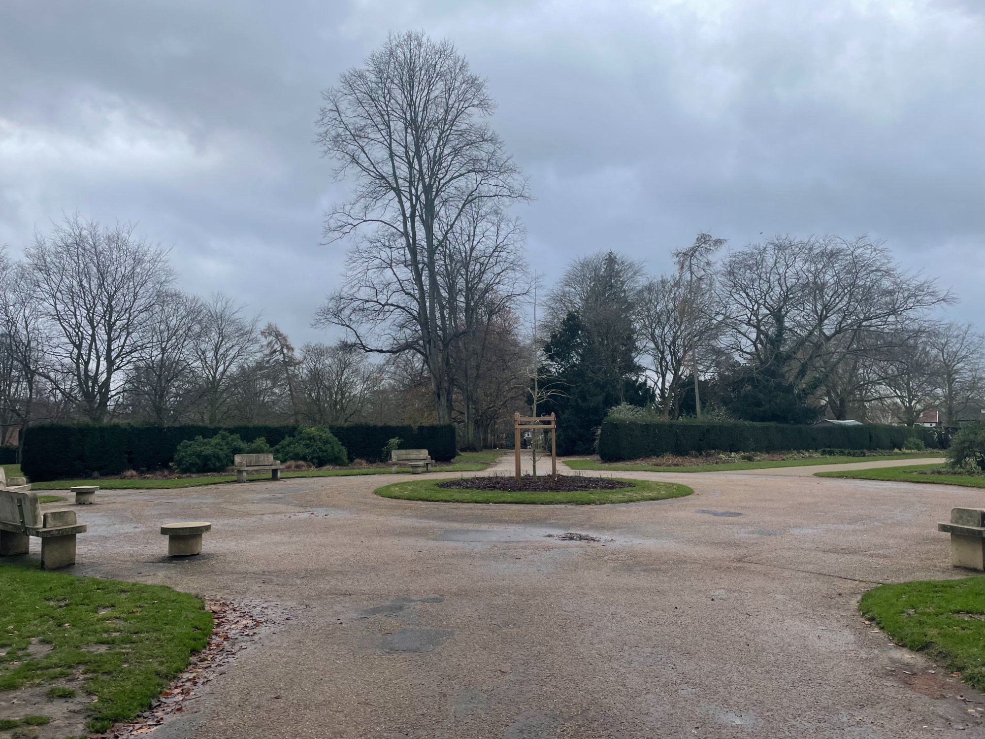 Solve Heigham Park jigsaw puzzle online with 130 pieces