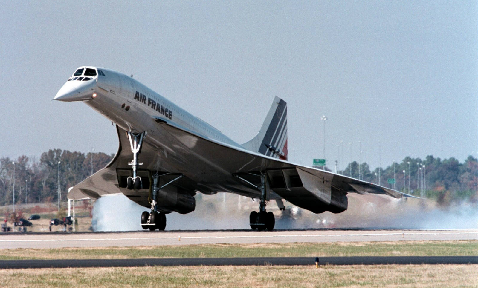 Solve concorde jigsaw puzzle online with 432 pieces