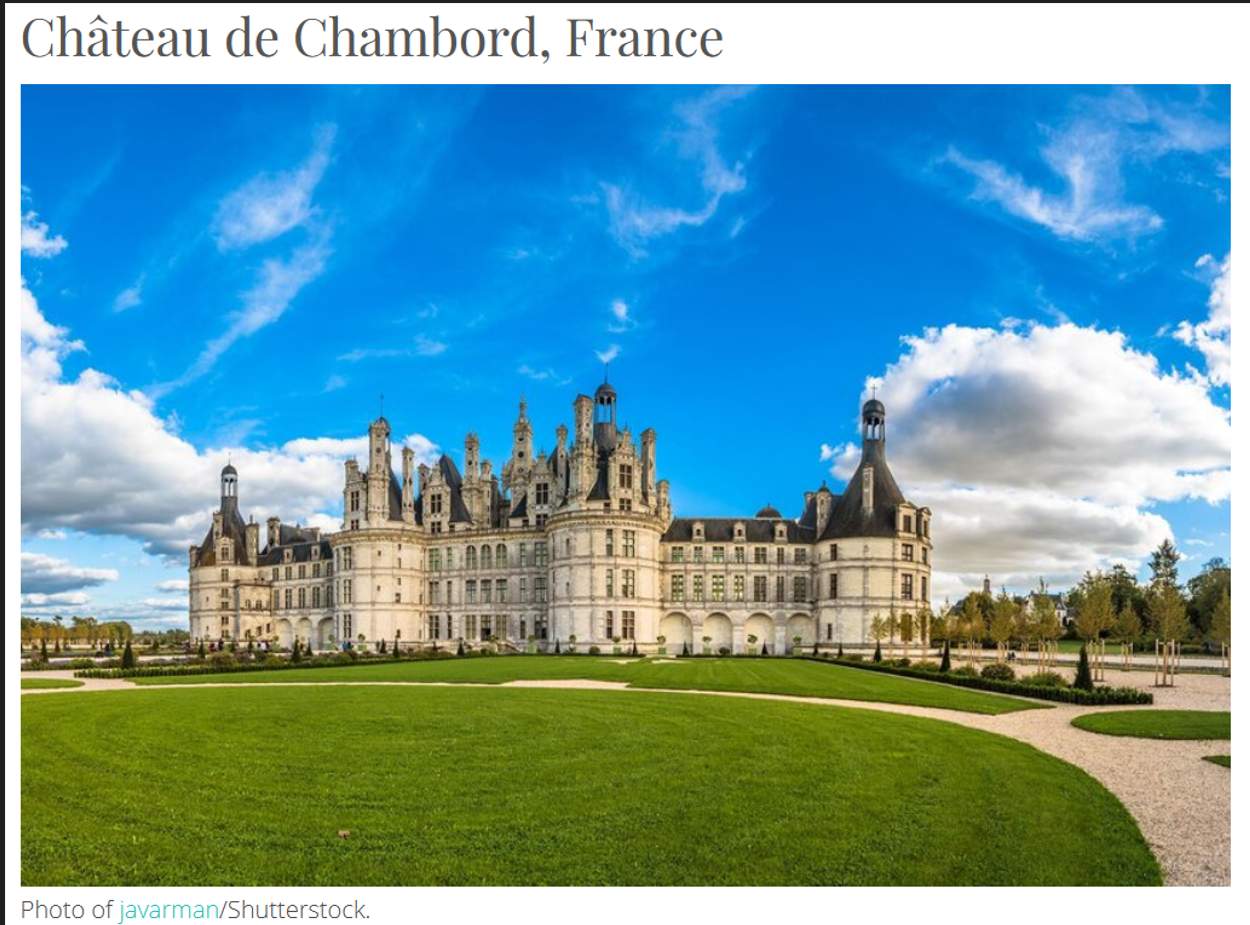 Solve CASTLE-CHATEAU-DE-CHAMBORD-FRANCE jigsaw puzzle online with 48 pieces
