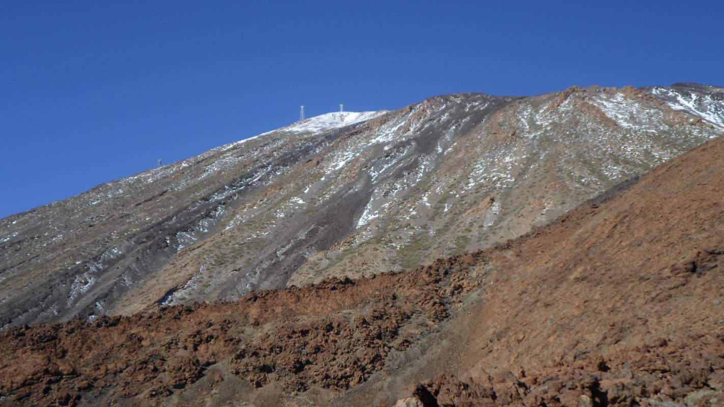 Solve 158 Pico cddel Teide-Tenerife jigsaw puzzle online with 28 pieces