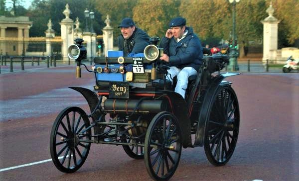 Solve 1898 Benz jigsaw puzzle online with 60 pieces