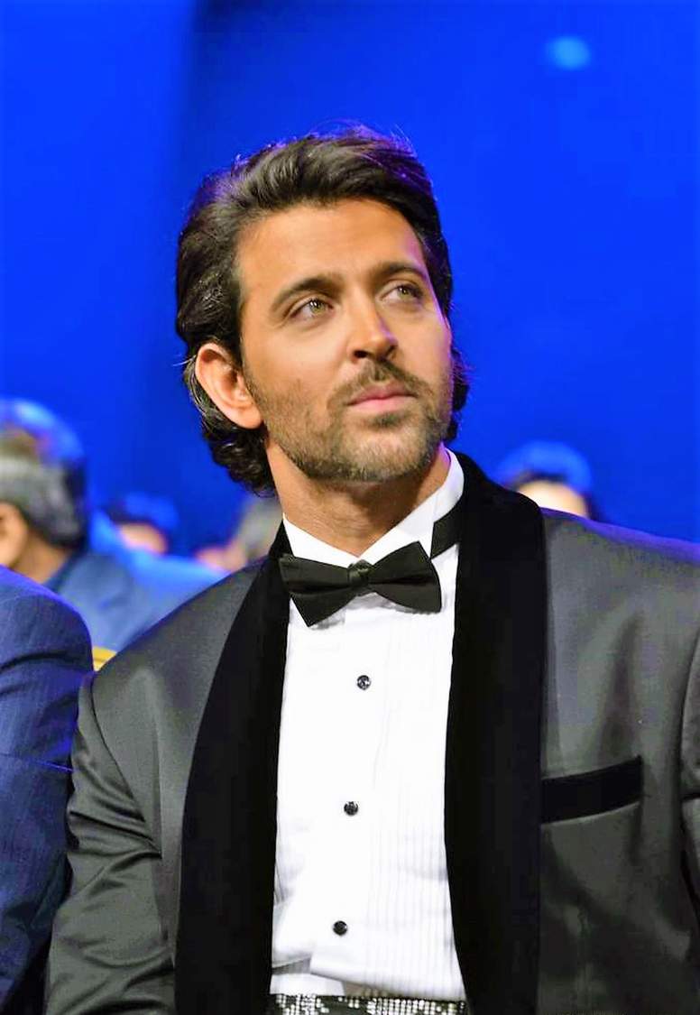 Solve Hrithik Roshan, Bollywood Star... jigsaw puzzle online with 48 pieces