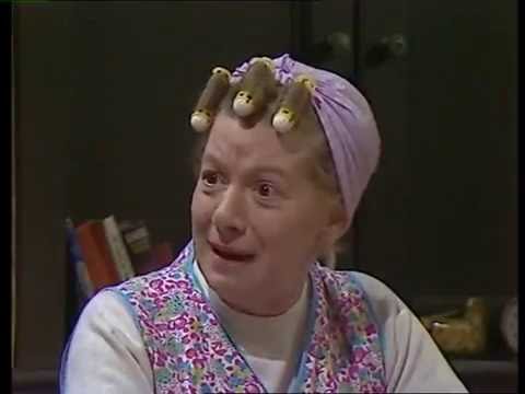 Solve British Soap Opera's Hilda jigsaw puzzle online with 48 pieces