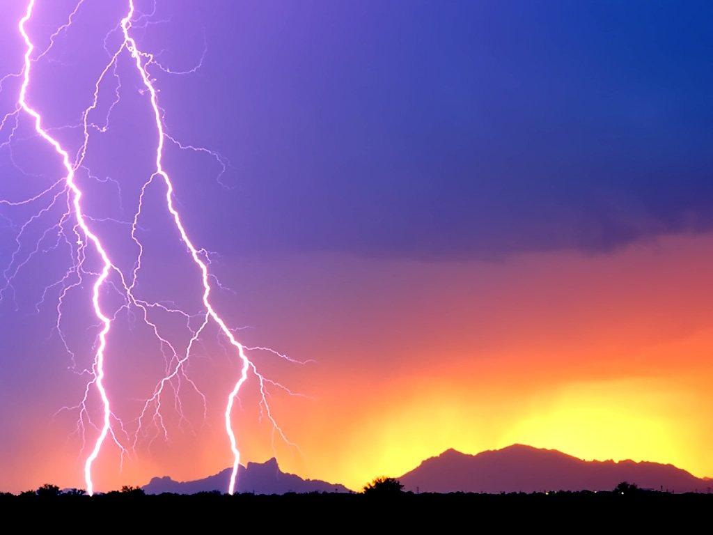 Solve LIGHTNING 🌩️⚡ jigsaw puzzle online with 63 pieces