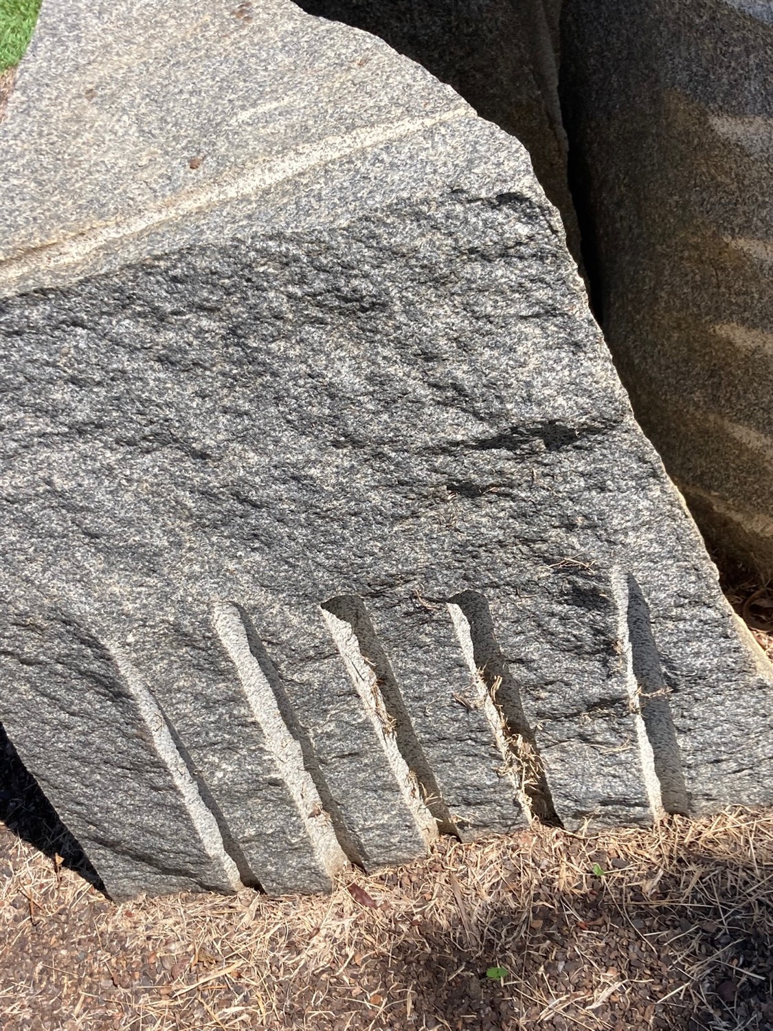 Solve Block of granite with tool marks :) jigsaw puzzle online with 500 ...