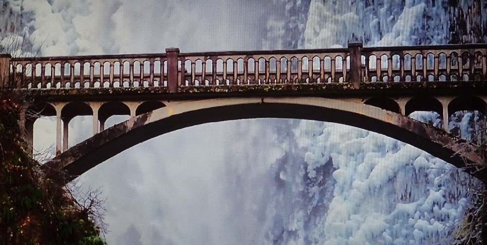 Solve Bridge, snow, ice, waterfall jigsaw puzzle online with 45 pieces