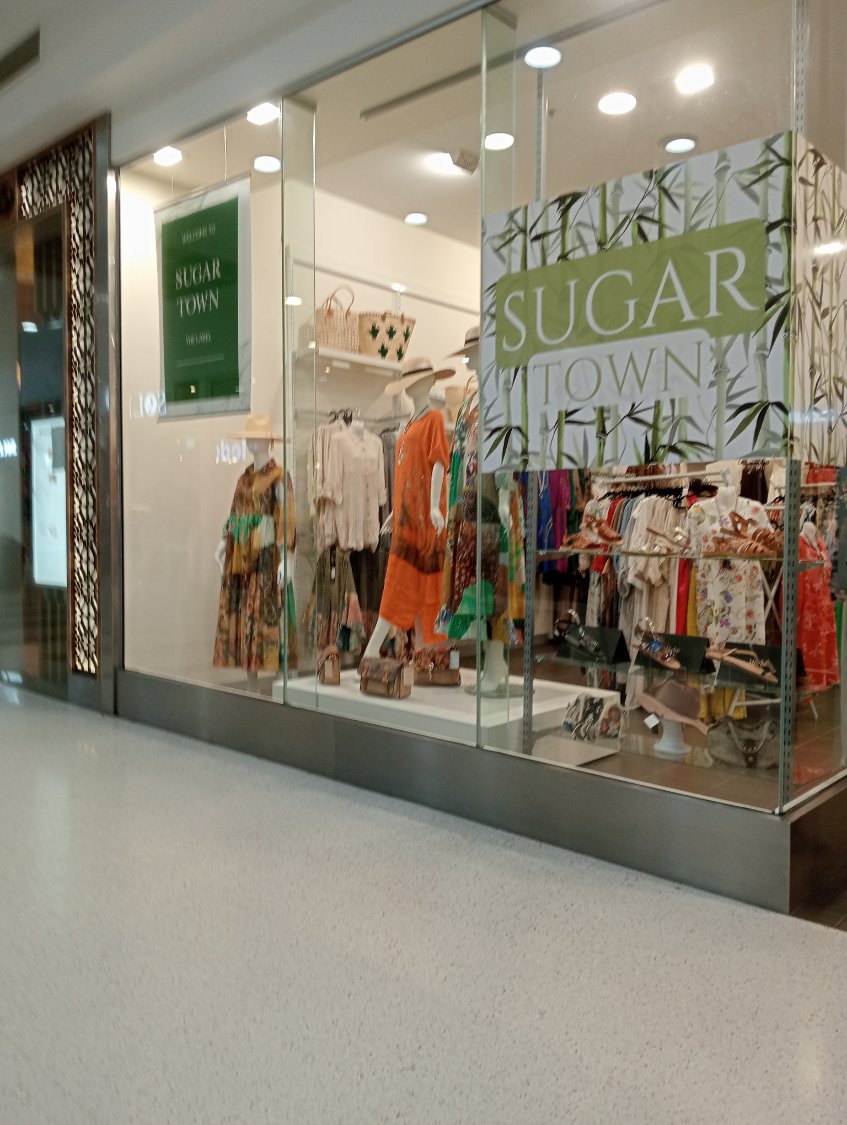 Solve Sugar Town jigsaw puzzle online with 12 pieces