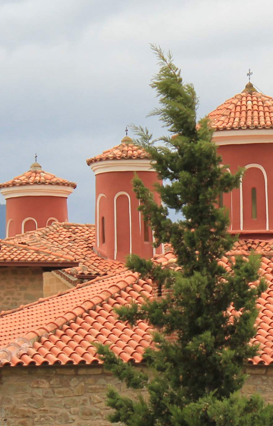 Solve The three turrets jigsaw puzzle online with 77 pieces