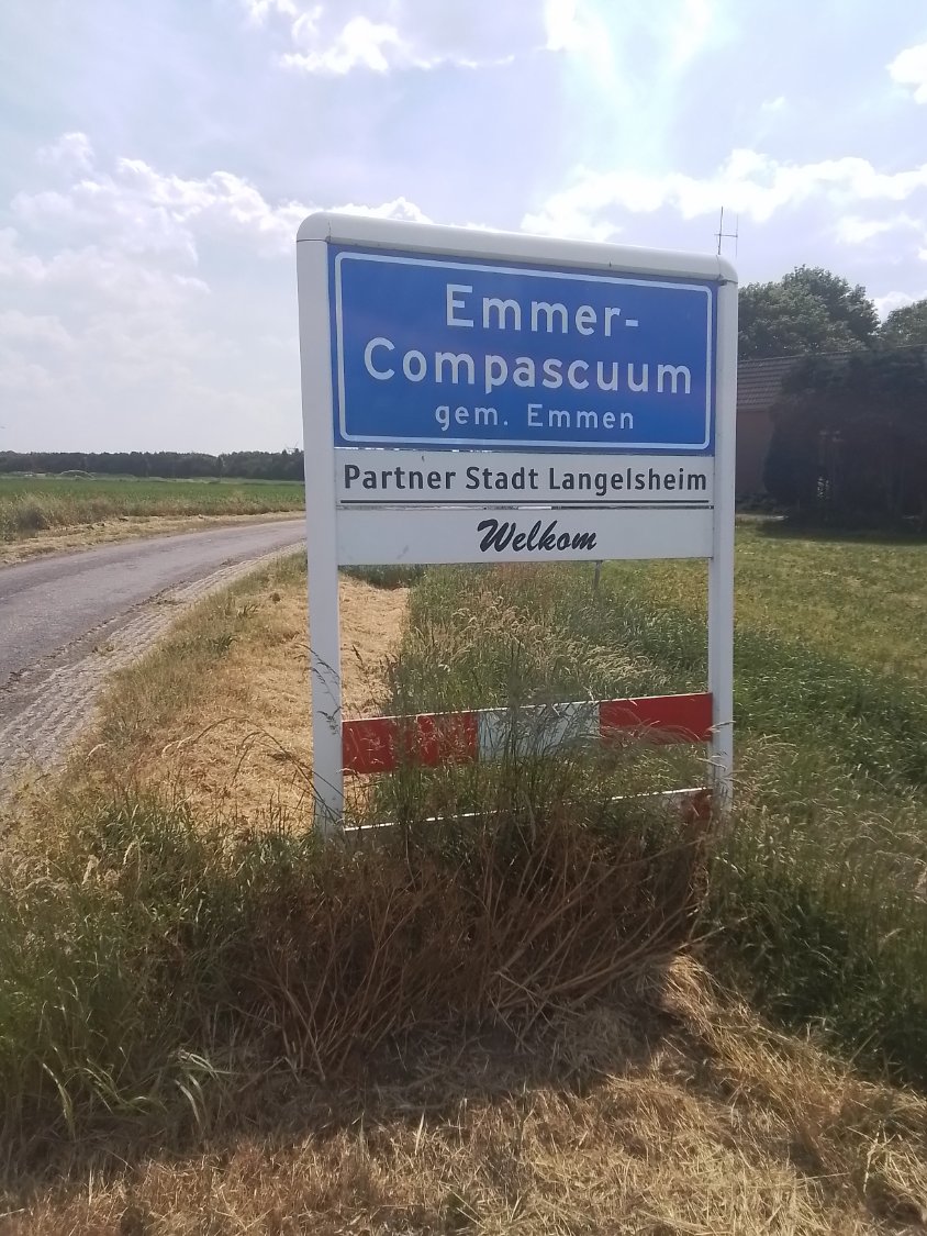 Solve Emmer - Compascuum Drenthe jigsaw puzzle online with 12 pieces