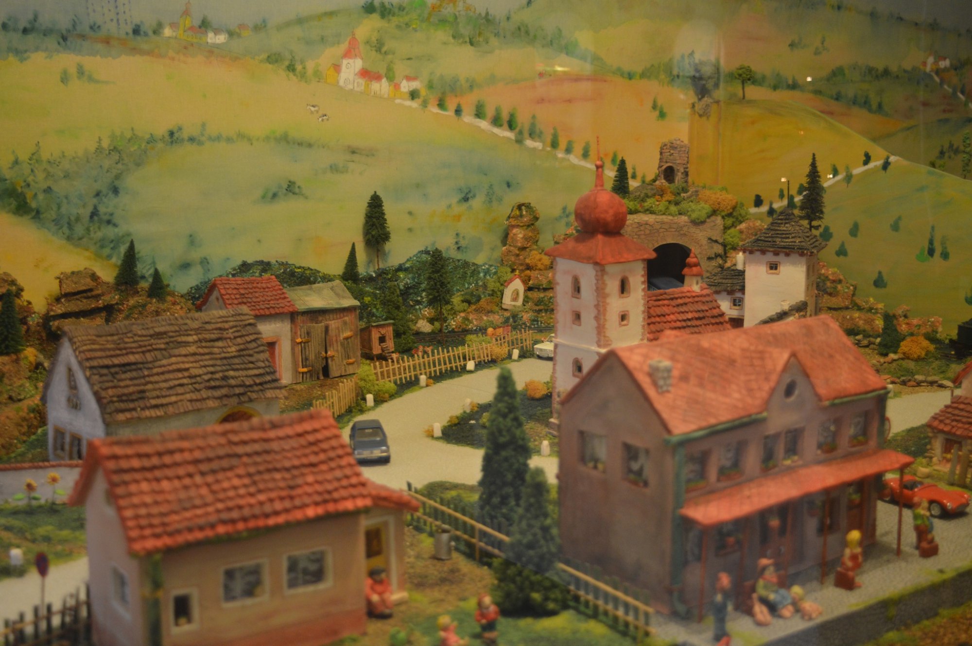 Solve Model jigsaw puzzle online with 600 pieces