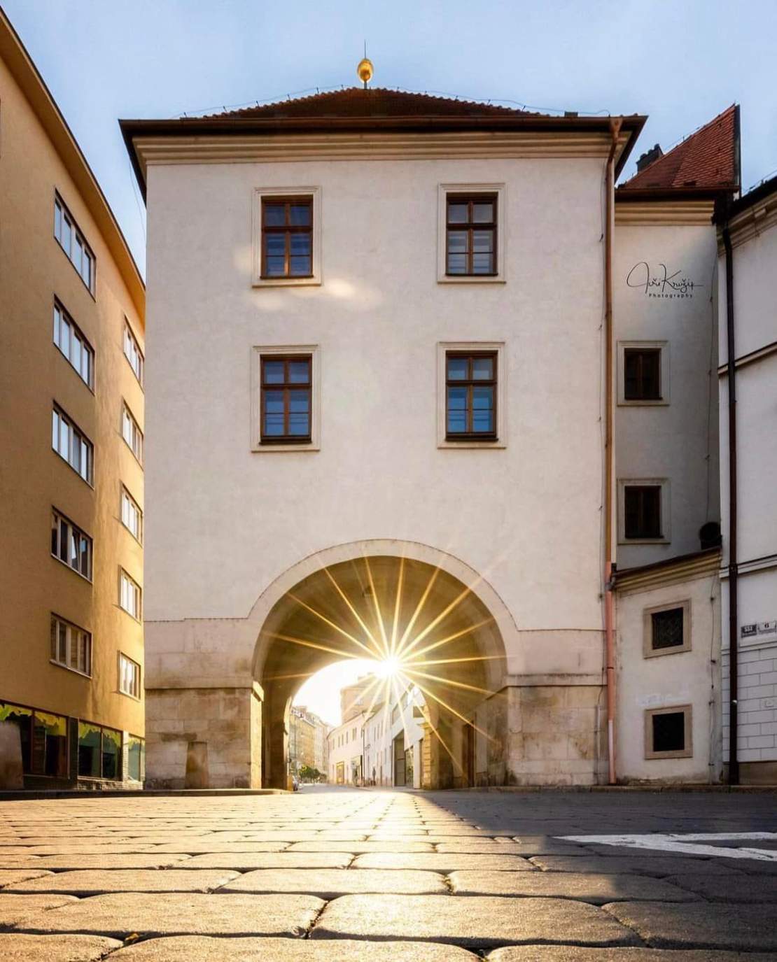 Solve Měnínská brána, Brno jigsaw puzzle online with 99 pieces