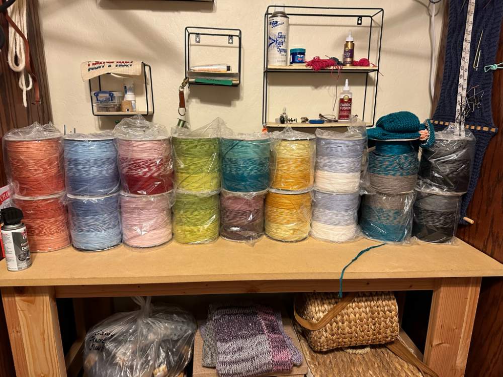 Solve Let the Afghan making begin! jigsaw puzzle online with 12 pieces