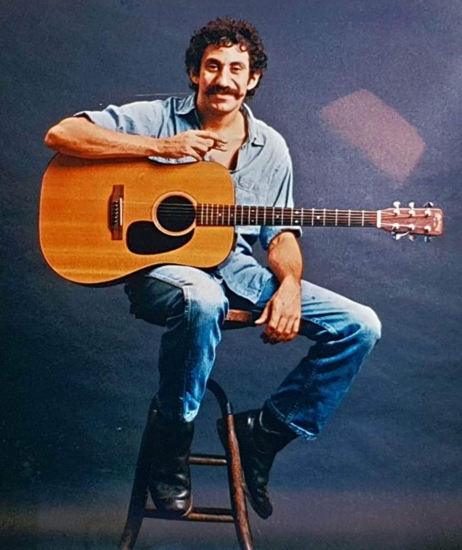 Solve ONE LESS SET OF FOOTSTEPS 1973 jigsaw puzzle online with 30 pieces