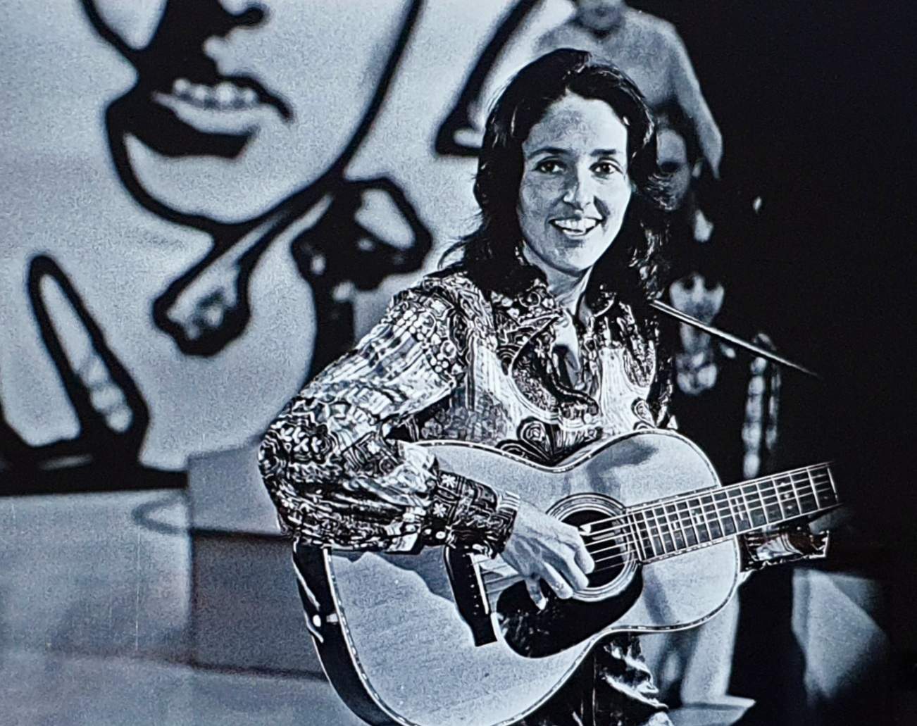 Solve DIAMONDS AND RUST 1975 jigsaw puzzle online with 30 pieces