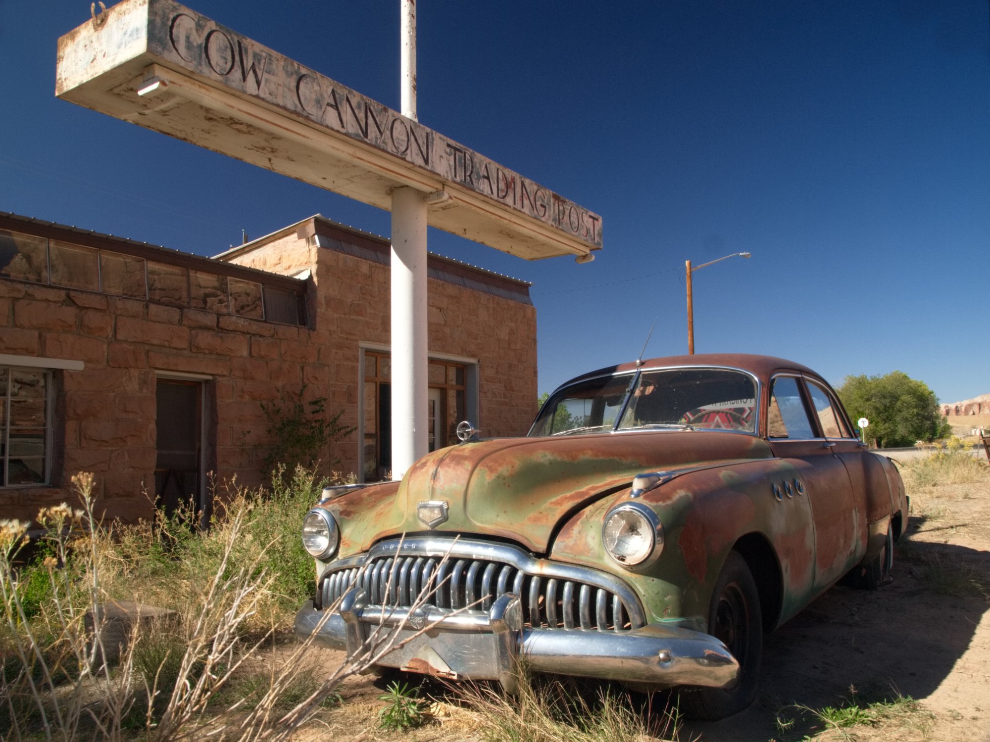 Solve Cow Canyon Wreck jigsaw puzzle online with 374 pieces