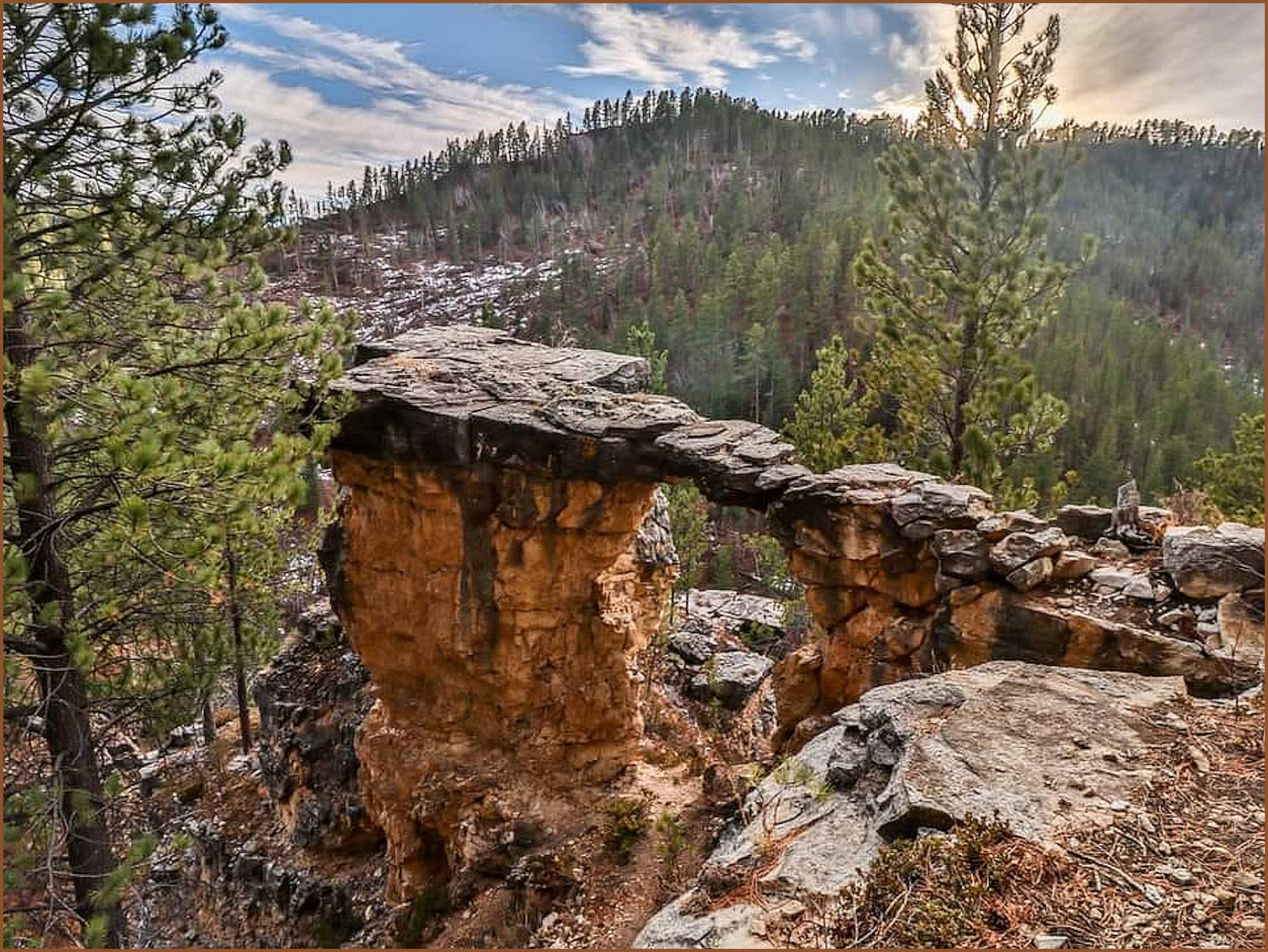 Solve Iron Creek Arch by Brittany Kahl jigsaw puzzle online with 588 pieces