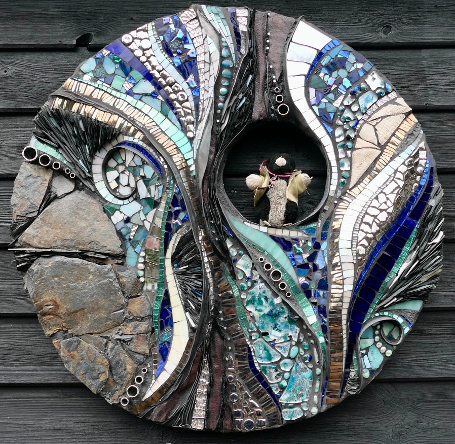 Solve Diggy Art jigsaw puzzle online with 81 pieces