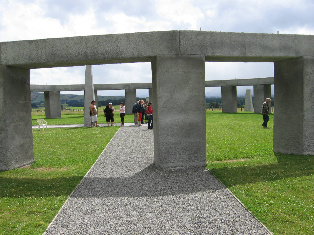 Jigsaw Puzzle | Stonehenge Aotearoa | 48 pieces | Jigidi