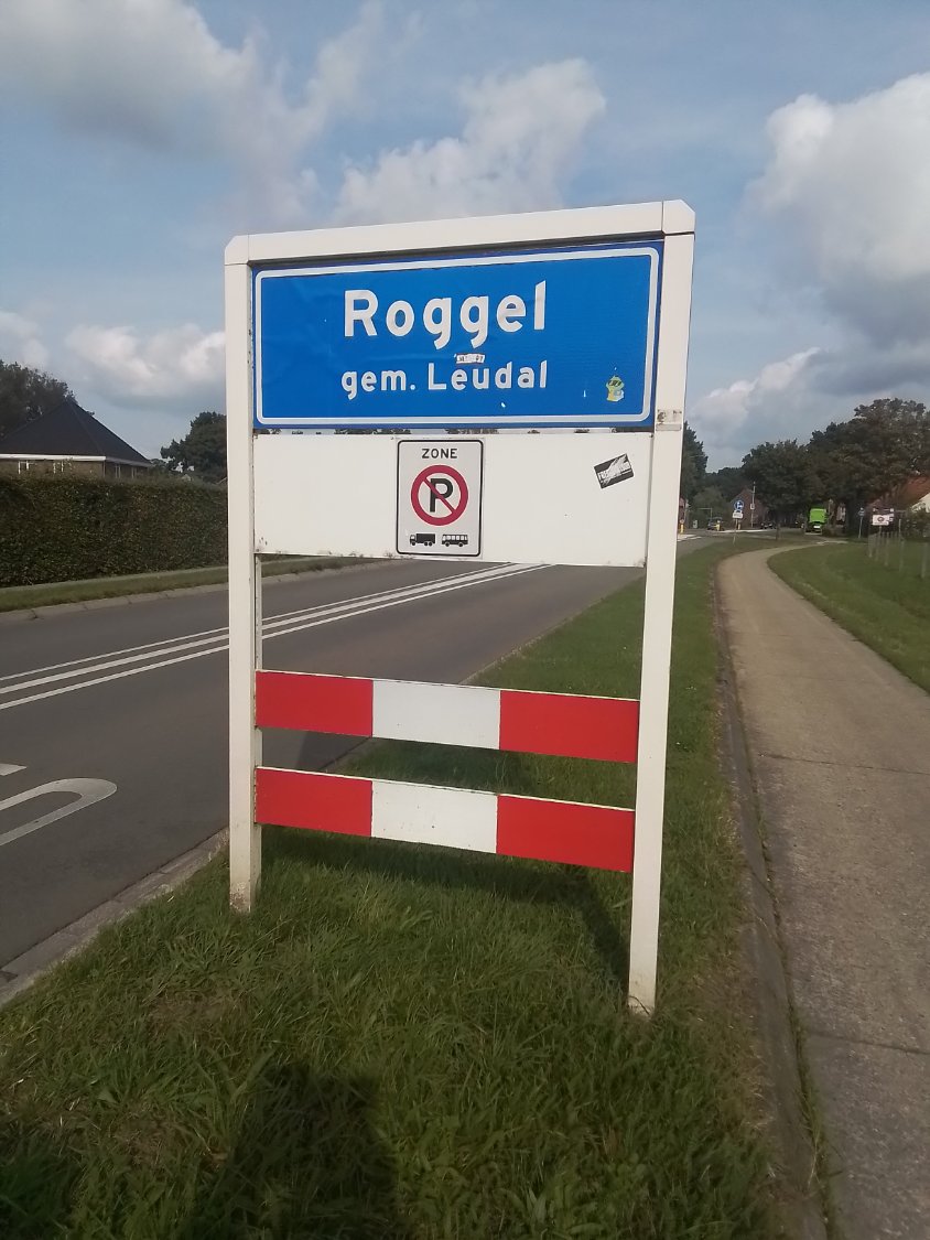 Solve Roggel Limburg Netherlands jigsaw puzzle online with 12 pieces