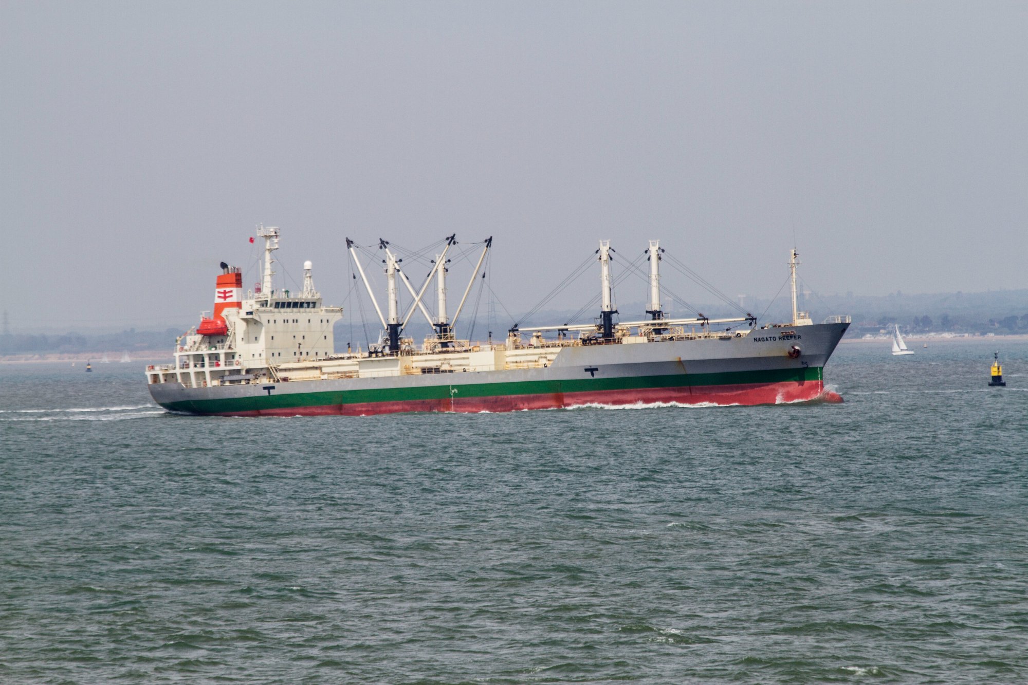 Jigsaw Puzzle | 117 pieces | solent 05-05-2014 mv nagato reefer at sea ...