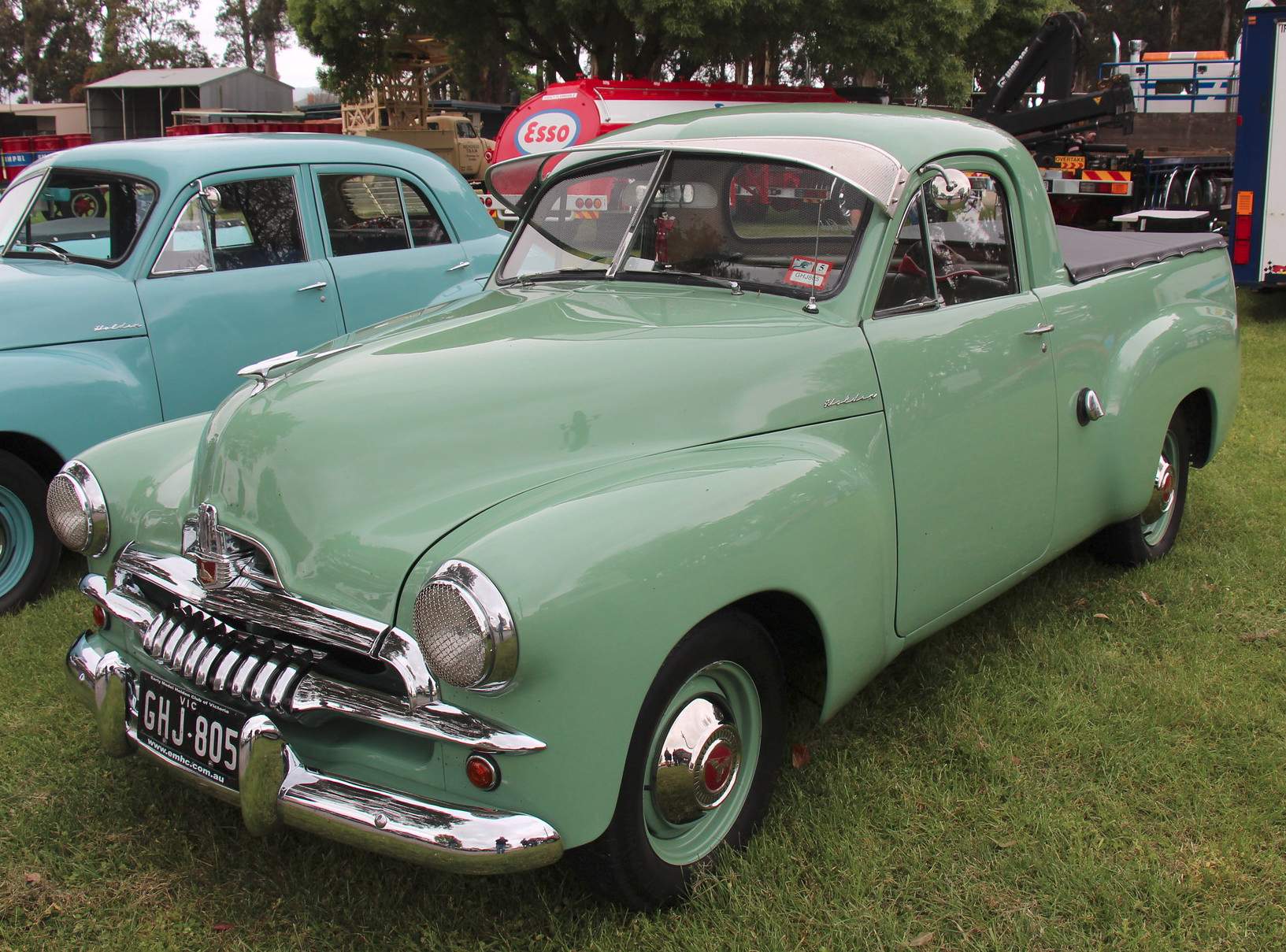 Solve Holden "FJ" Utility - 1955 jigsaw puzzle online with 234 pieces