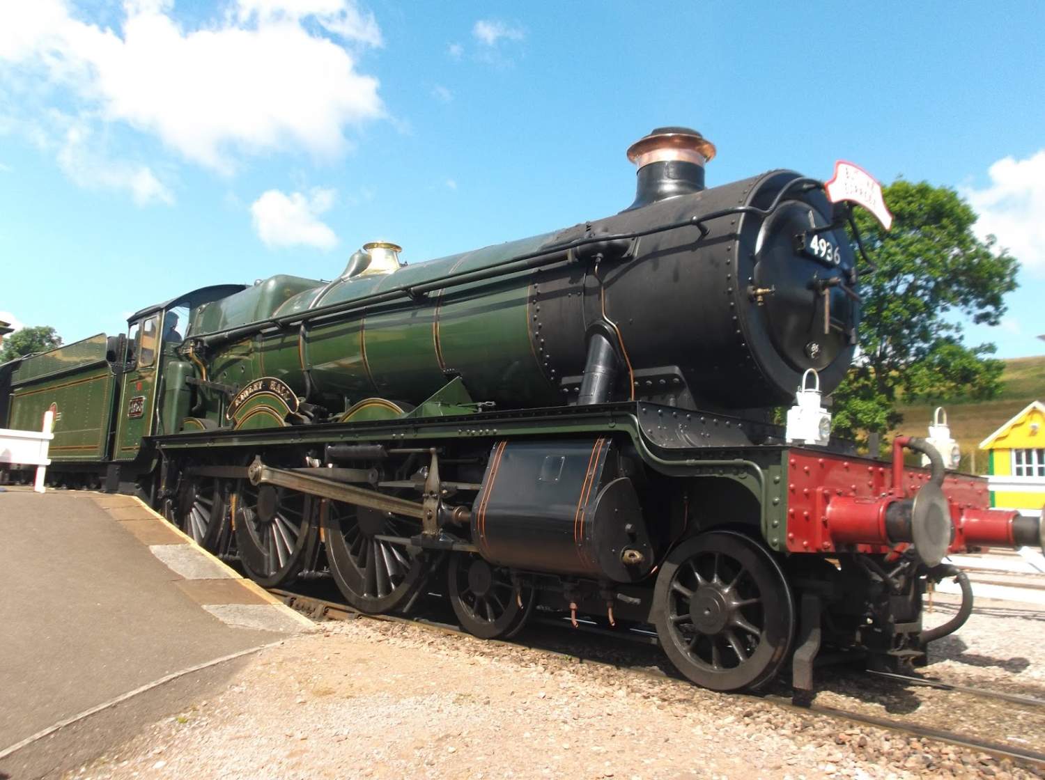 Solve GWR Hall Class 4-6-0 4936 Kinlet Hall. jigsaw puzzle online with ...
