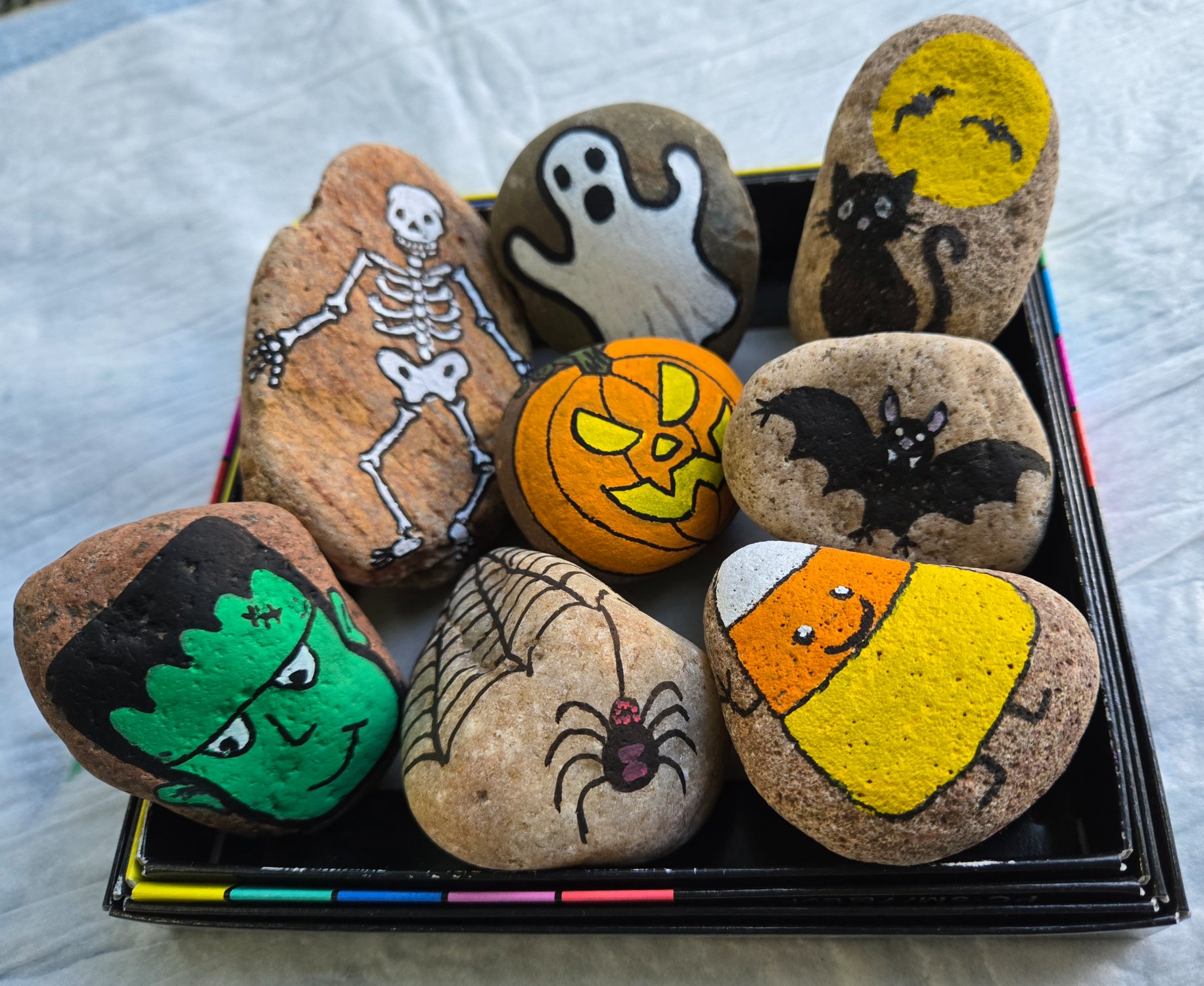 Solve Painted Rocks jigsaw puzzle online with 99 pieces