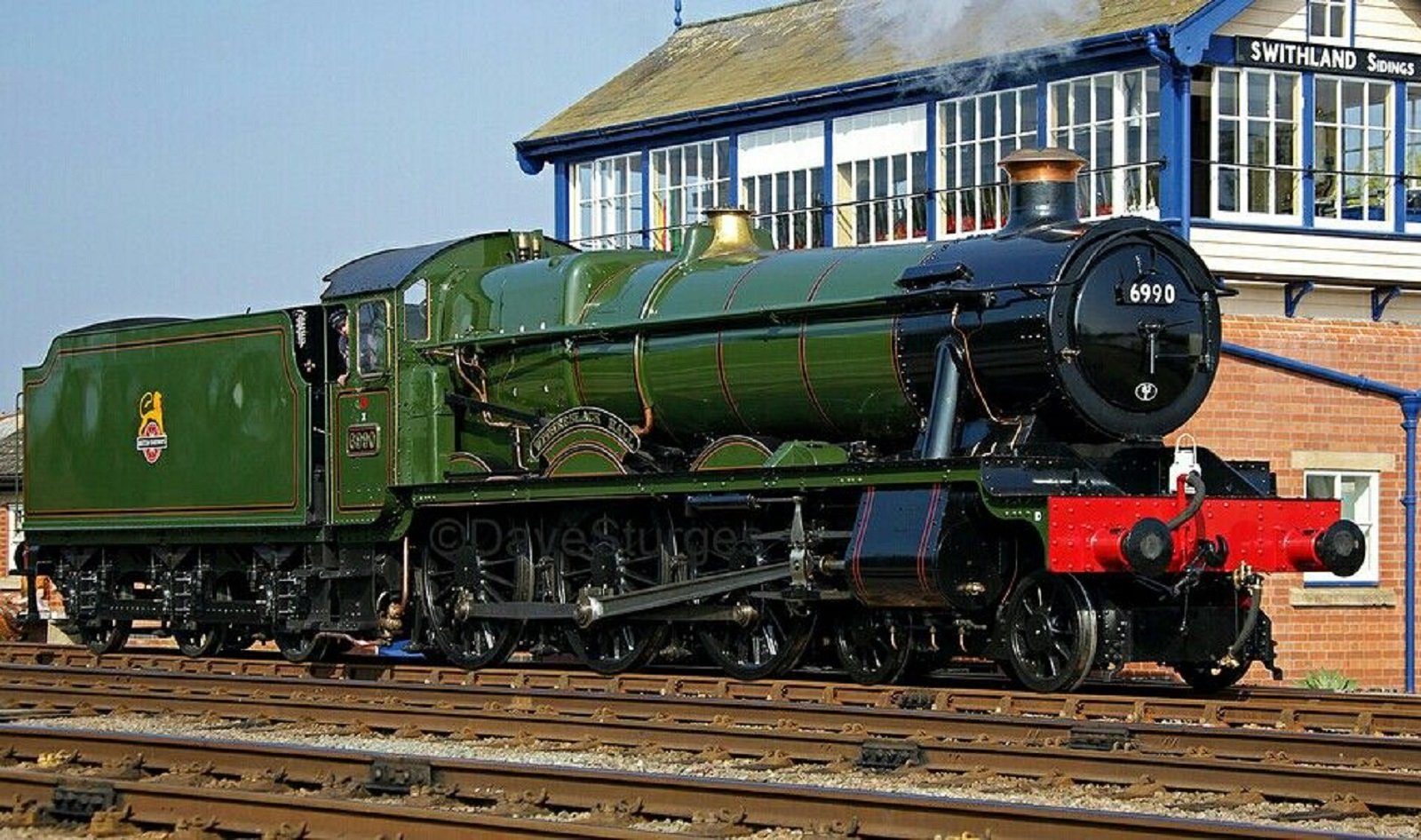 Solve GWR Hall Class 4-6-0 6990 Witherslack Hall. jigsaw puzzle online ...