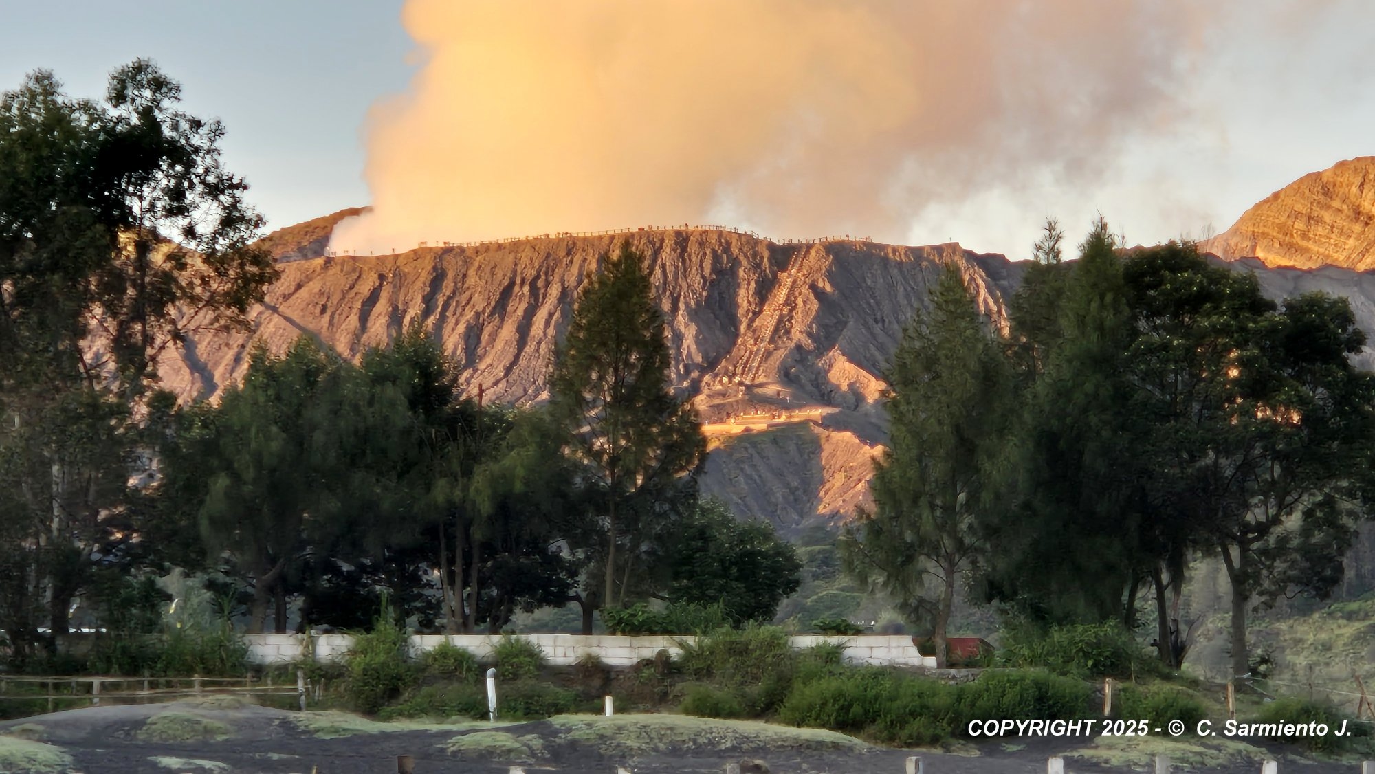 Solve INDONESIA – Java - Mount Bromo - Sunrise jigsaw puzzle online ...