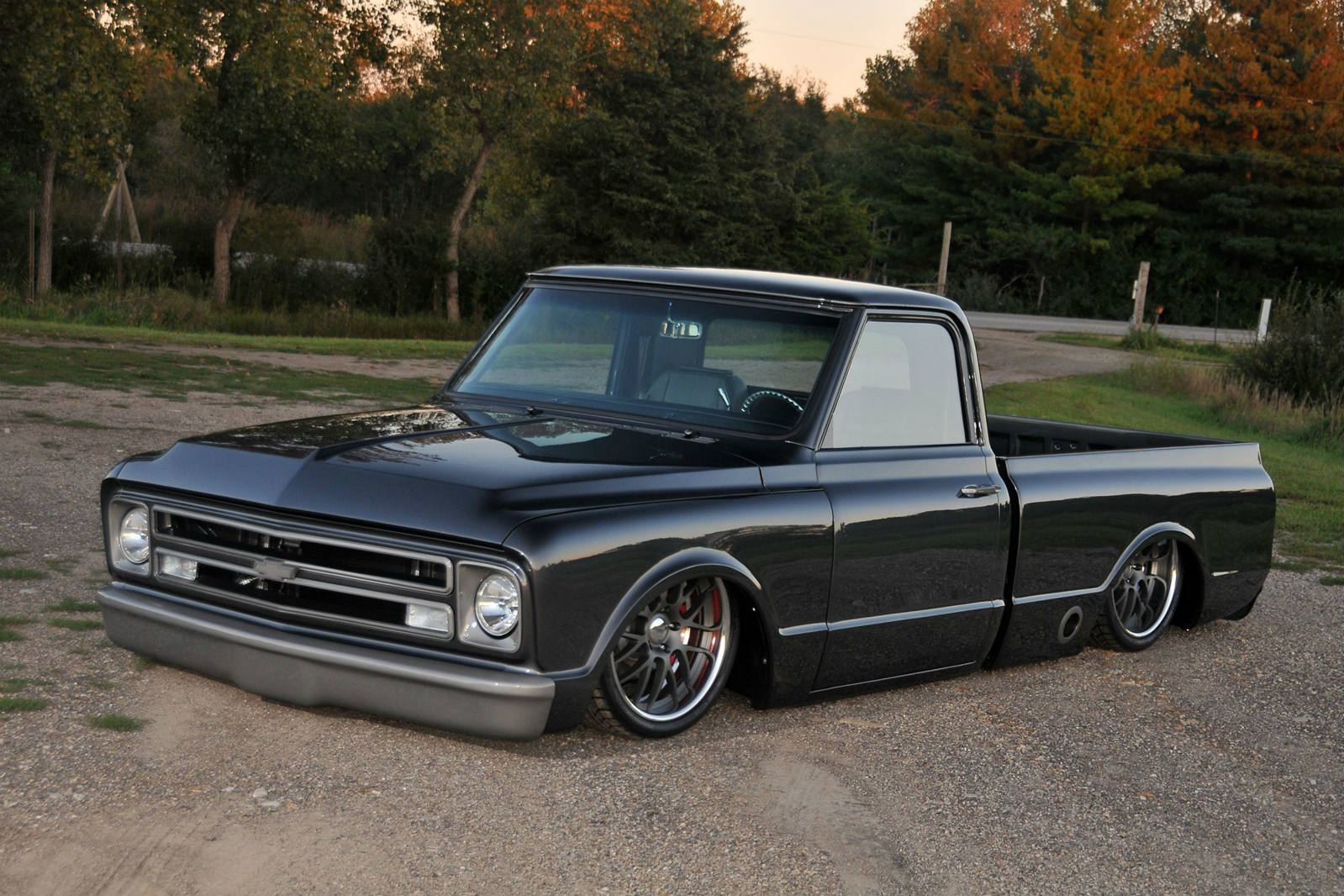 Solve 1967-chevrolet-c10-the-vortex jigsaw puzzle online with 176 pieces
