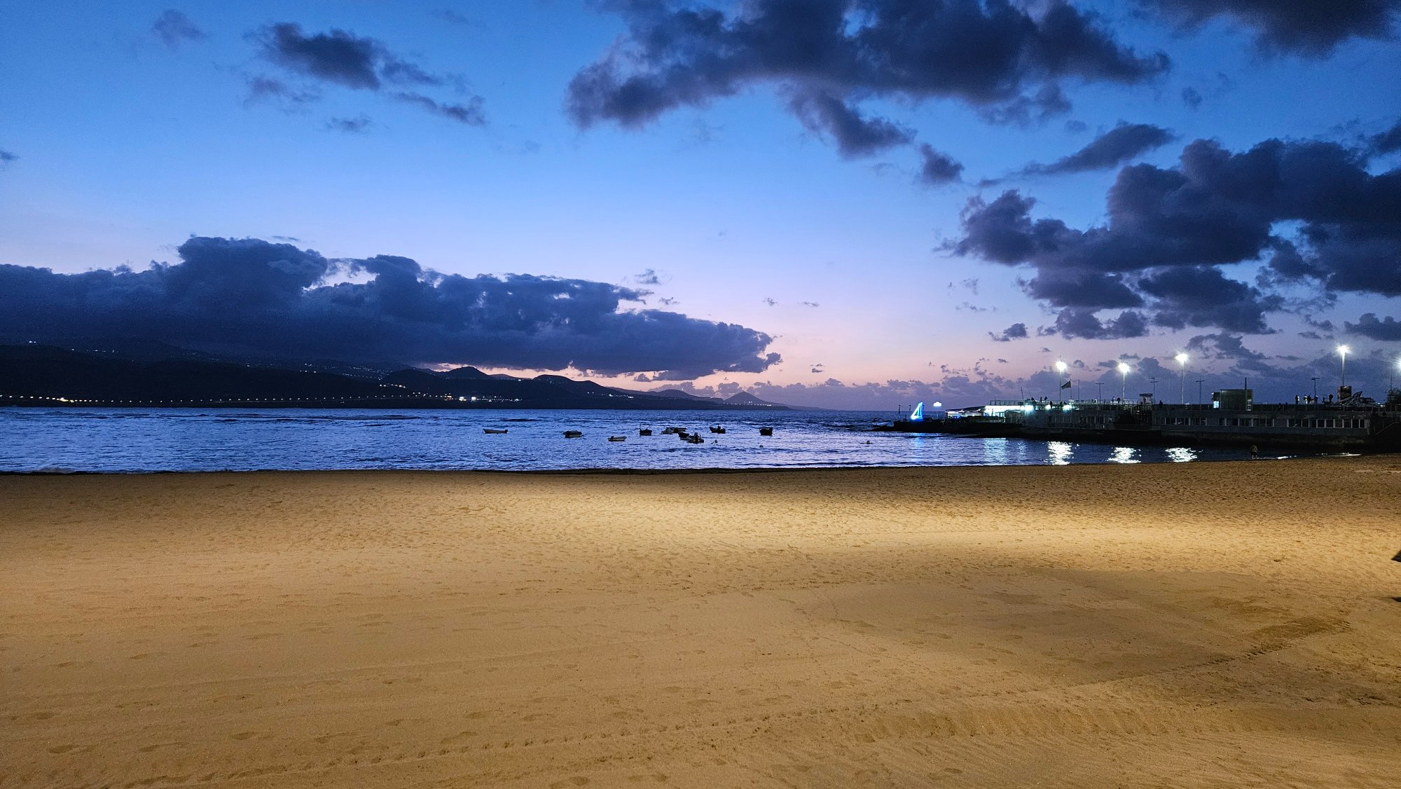 Solve God nat jigsaw puzzle online with 350 pieces