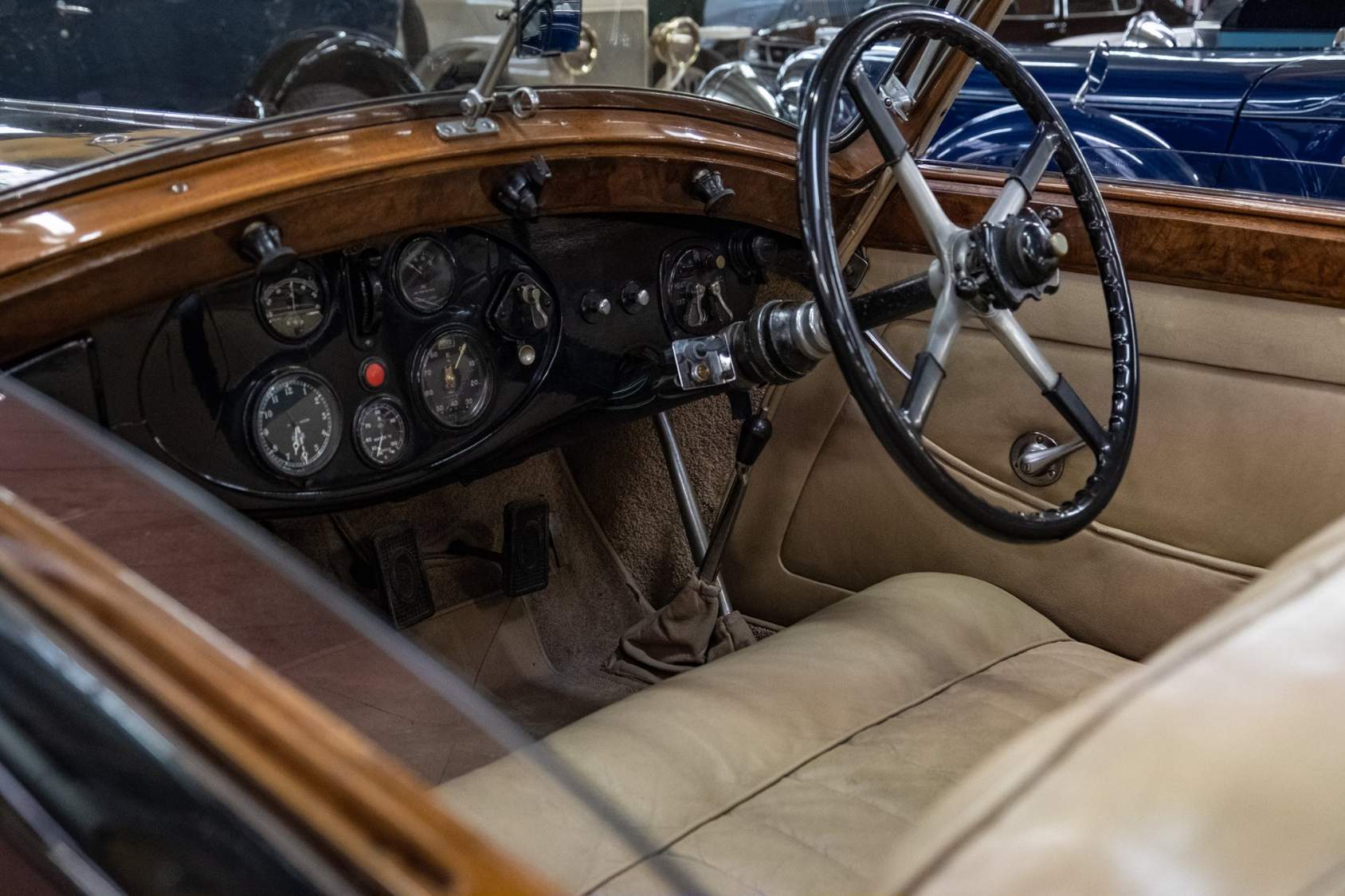 Solve Car interior jigsaw puzzle online with 126 pieces